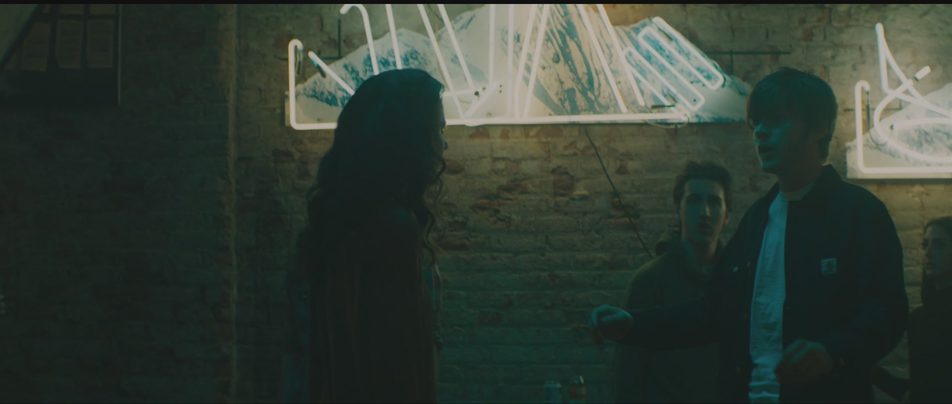 Screen Captures - MQO-NS283 - Margaret Qualley Online - Photo Gallery | Margaret Qualley Photos